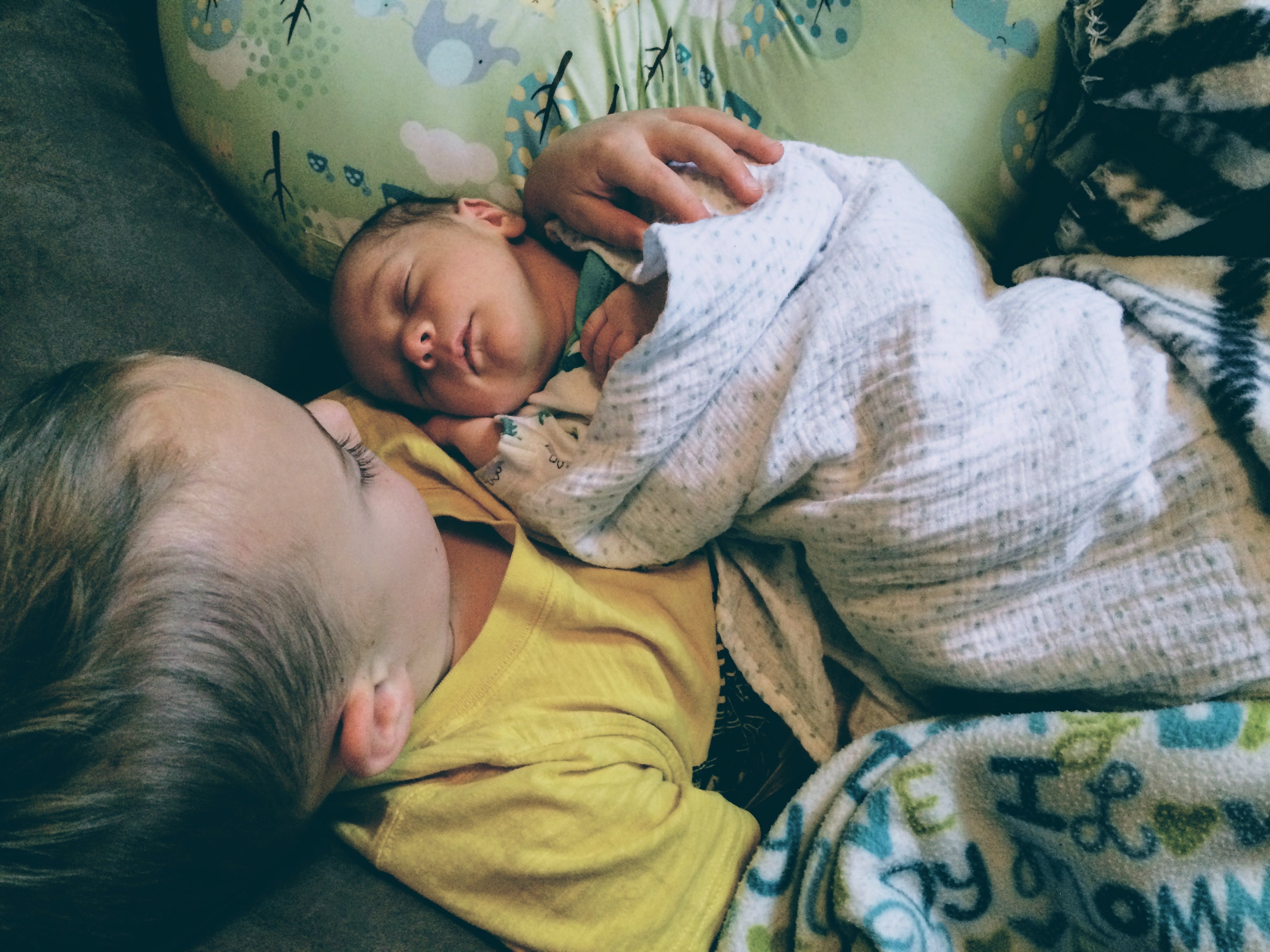 Tips to Help Your "Only" Child Adjust to a New Sibling | HABA USA